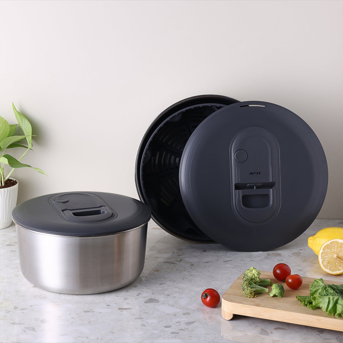 Salad Spinners & Shakers | Zyliss